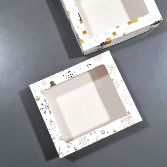 Новогодишни кутии со прозорче